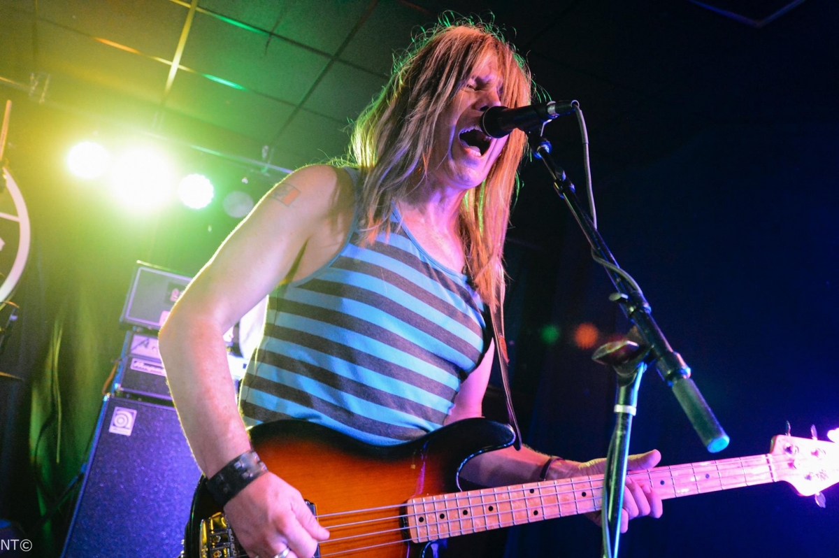 Back In Black-Photos